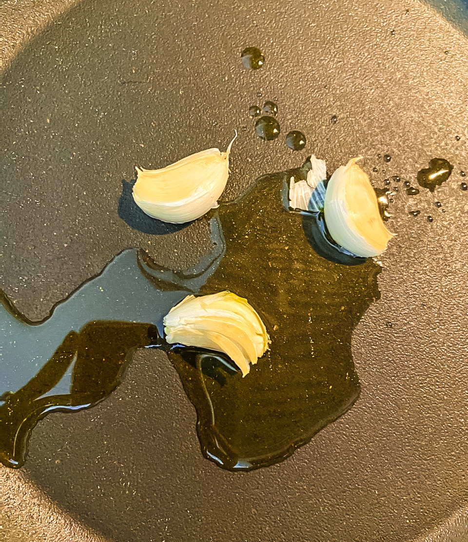 How to Saute Garlic – Nicotra Kitchen